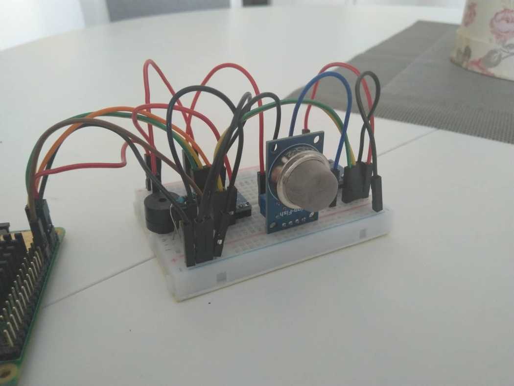 Build Smoke Detector with Raspberry Pi | High Voltage Code